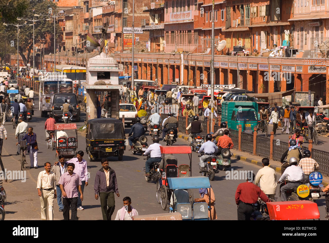 Traffic at Chandpol Bazaar, Jaipur City, Rajasthan, India, Subcontinent ...