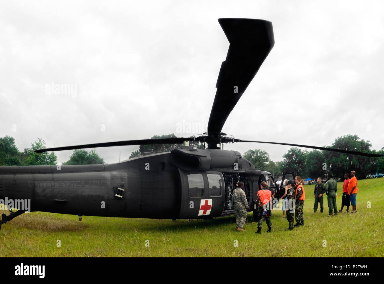 Medical evacuation helicopter army hi-res stock photography and images ...