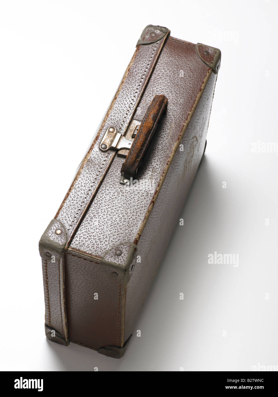 Old battered suitcase hi-res stock photography and images - Alamy