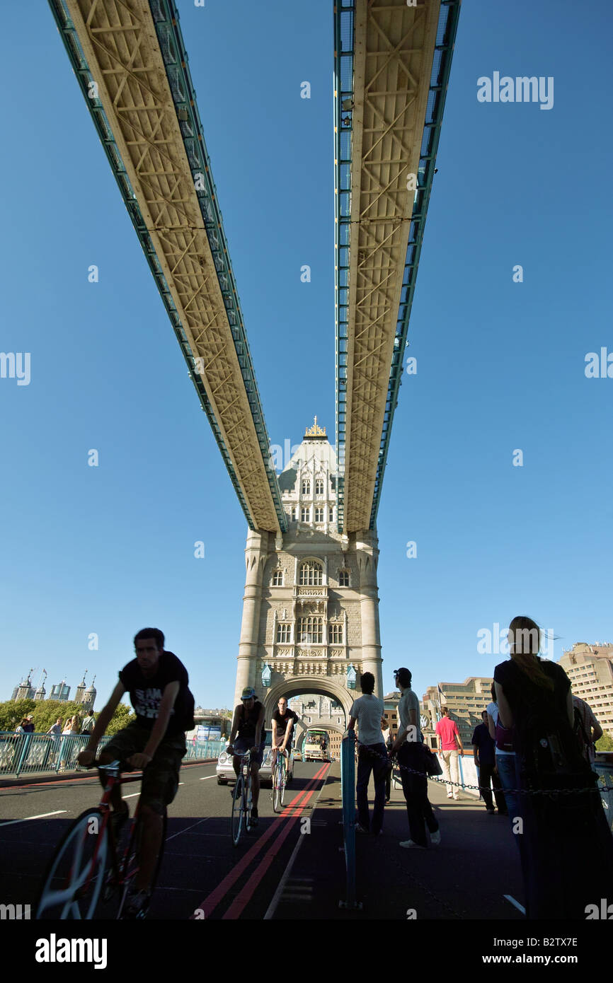wide Tower Bridge with overhead supports Stock Photo - Alamy
