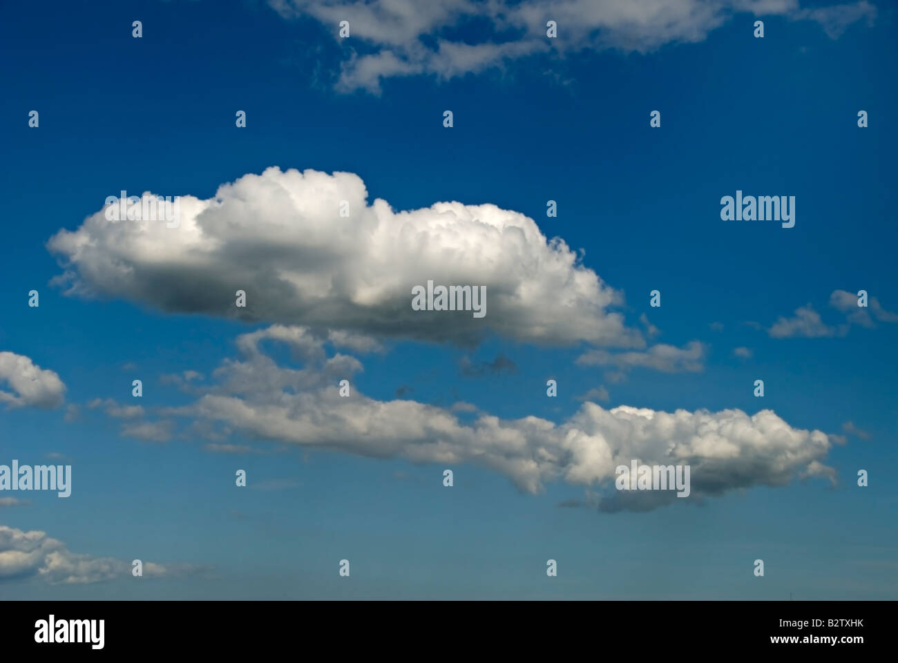 Cirrus cloud and blue sky hi-res stock photography and images - Alamy
