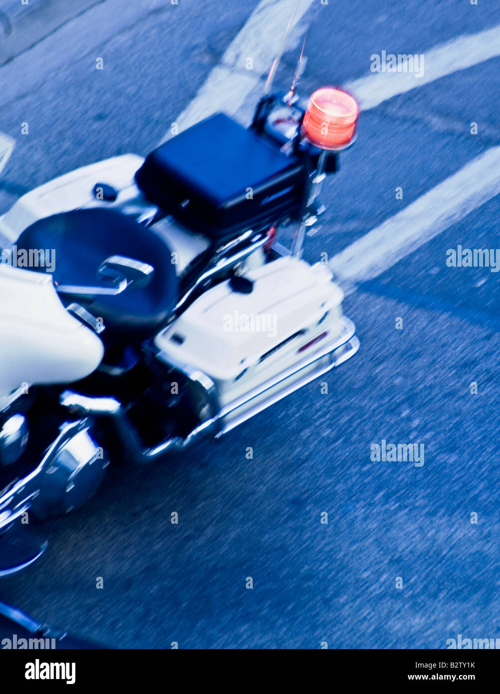 Motorcycle police officer speed radar hi-res stock photography and ...