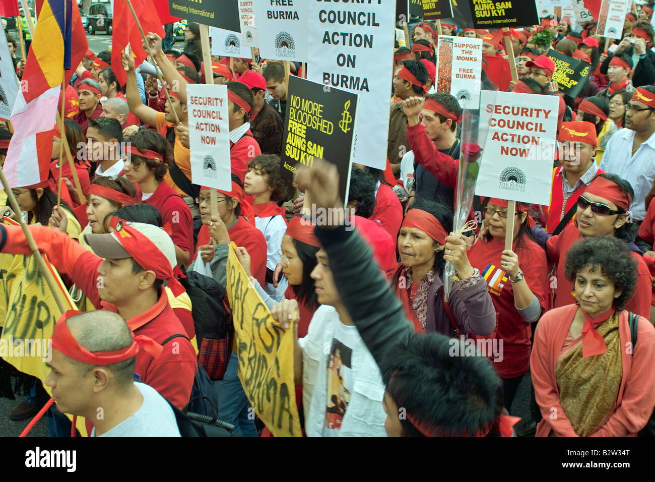 Myanmar protest hi-res stock photography and images - Alamy