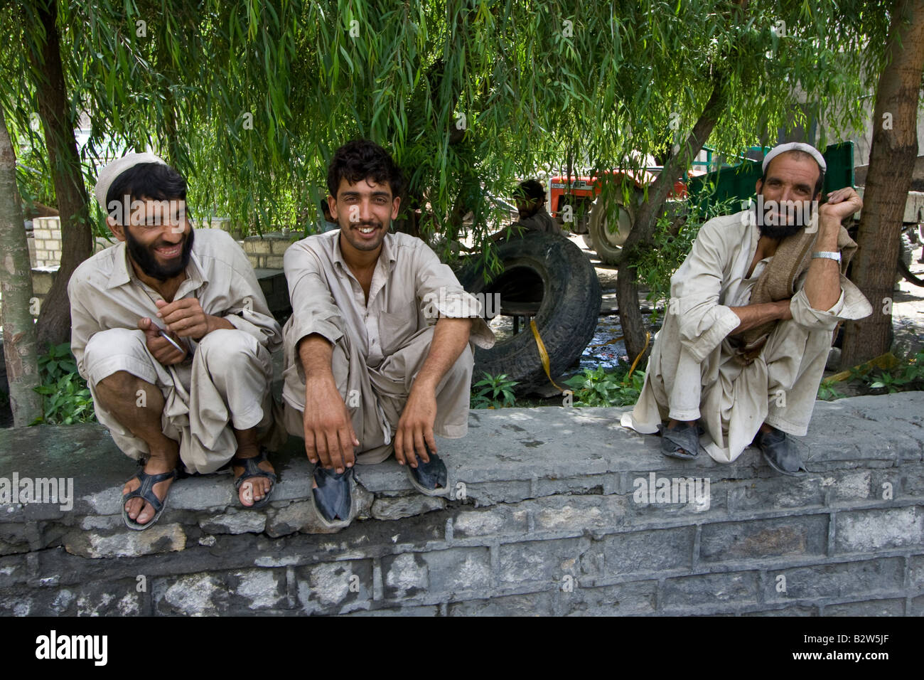 Pakistani workers hi-res stock photography and images - Alamy