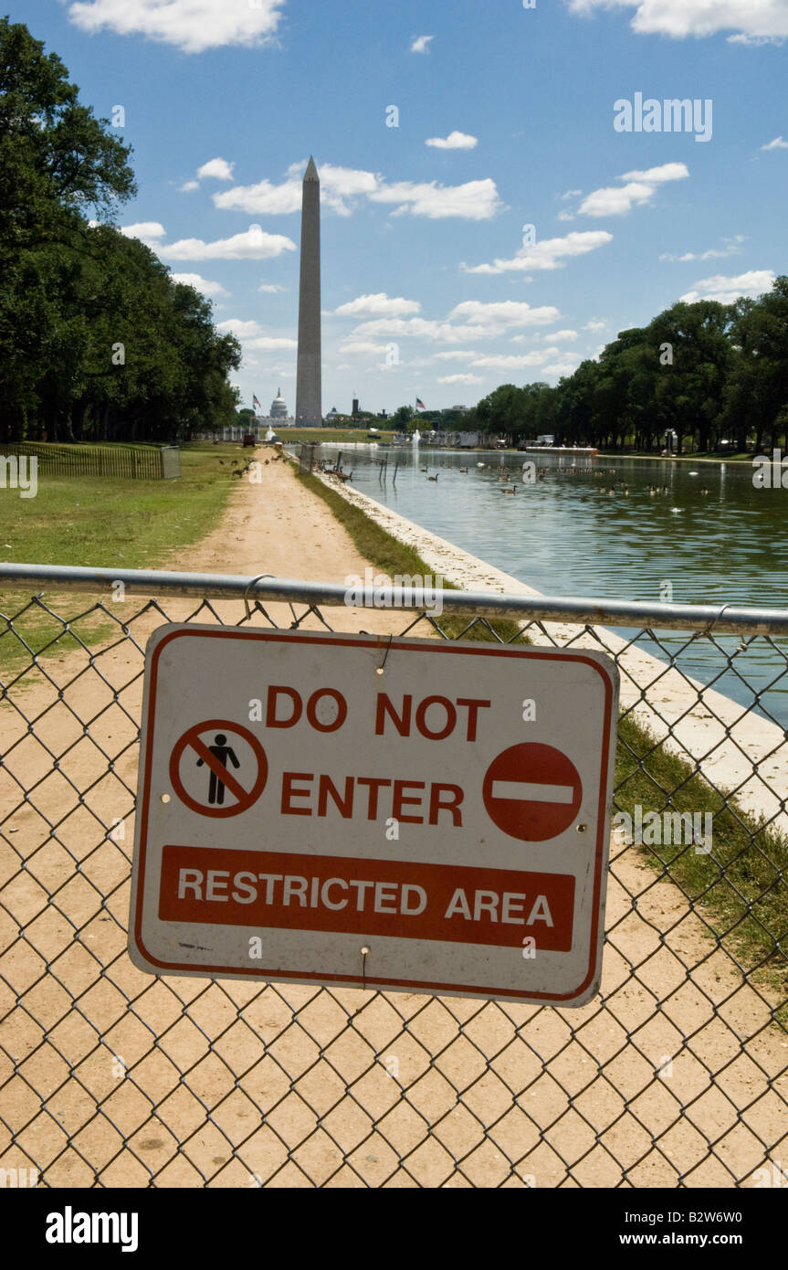 A do-not-enter sign by Washington Monument in Washington DC Stock Photo ...