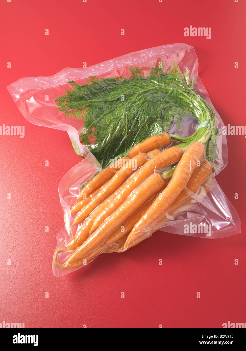 Vacuum packed carrots Stock Photo - Alamy