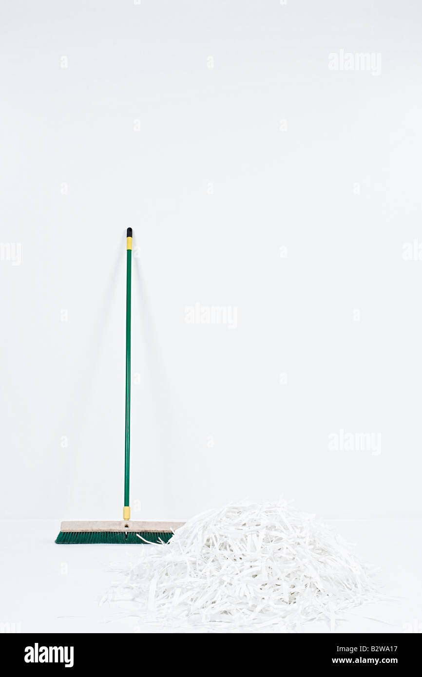 Pile of shredded paper hi-res stock photography and images - Alamy