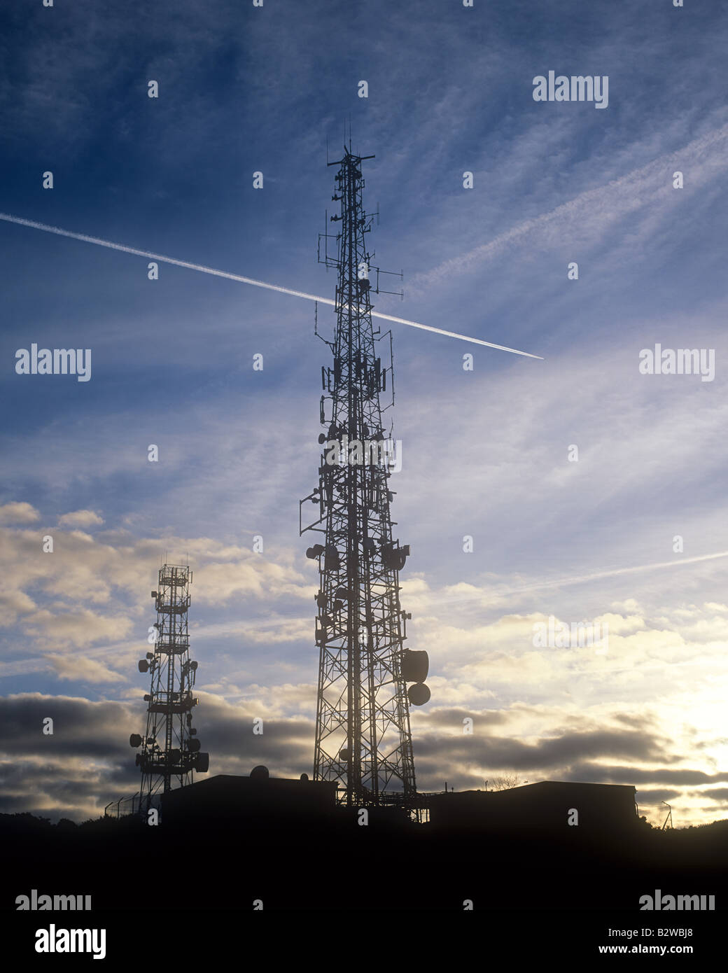 Airplane towers hi-res stock photography and images - Alamy