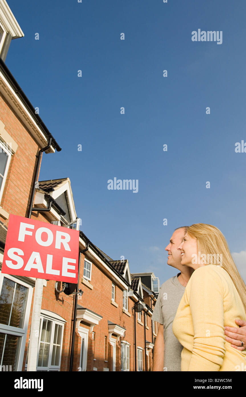 Side view ladder house exterior hi-res stock photography and images - Alamy