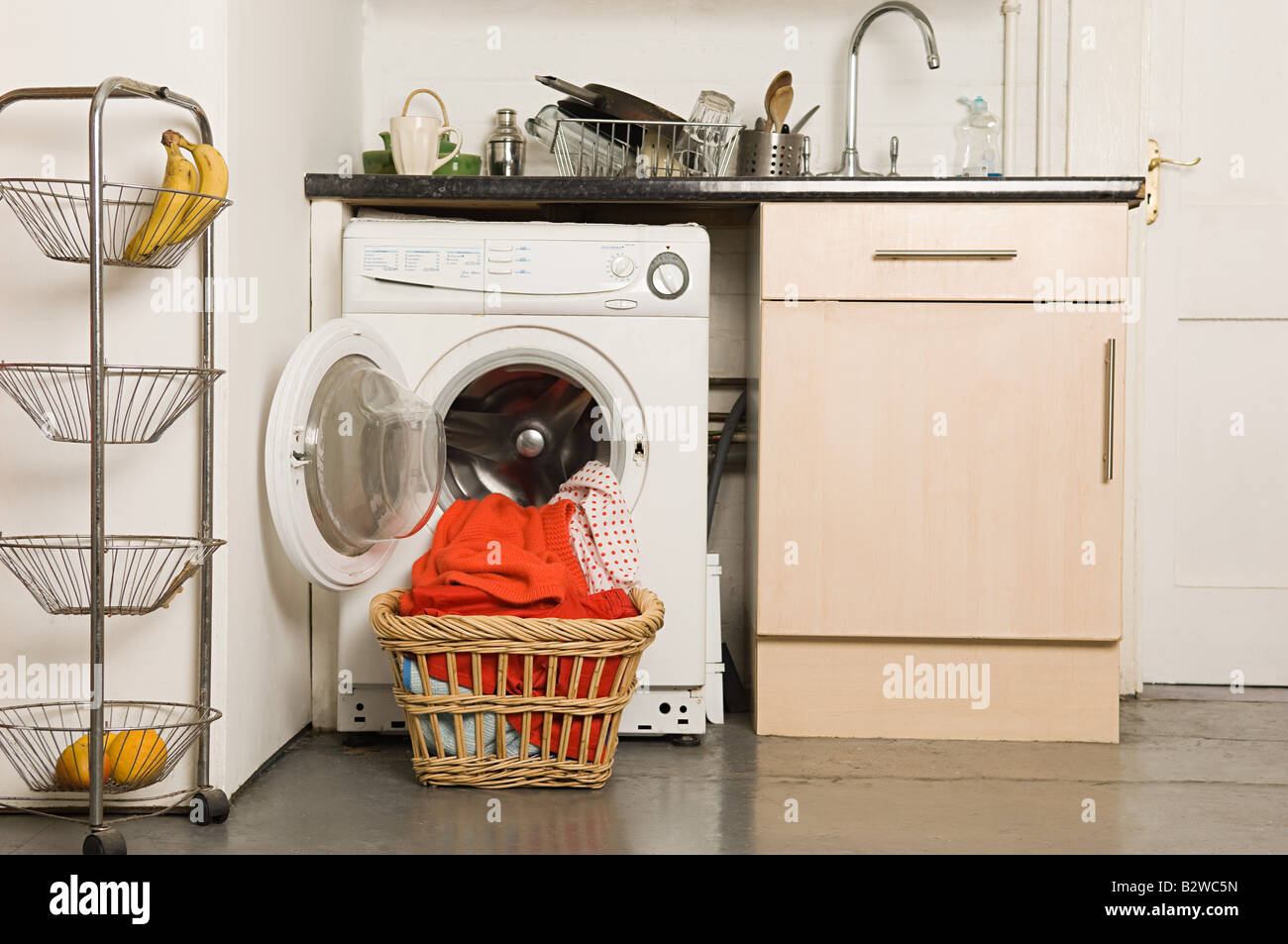 Sink washing vessel hi-res stock photography and images - Alamy