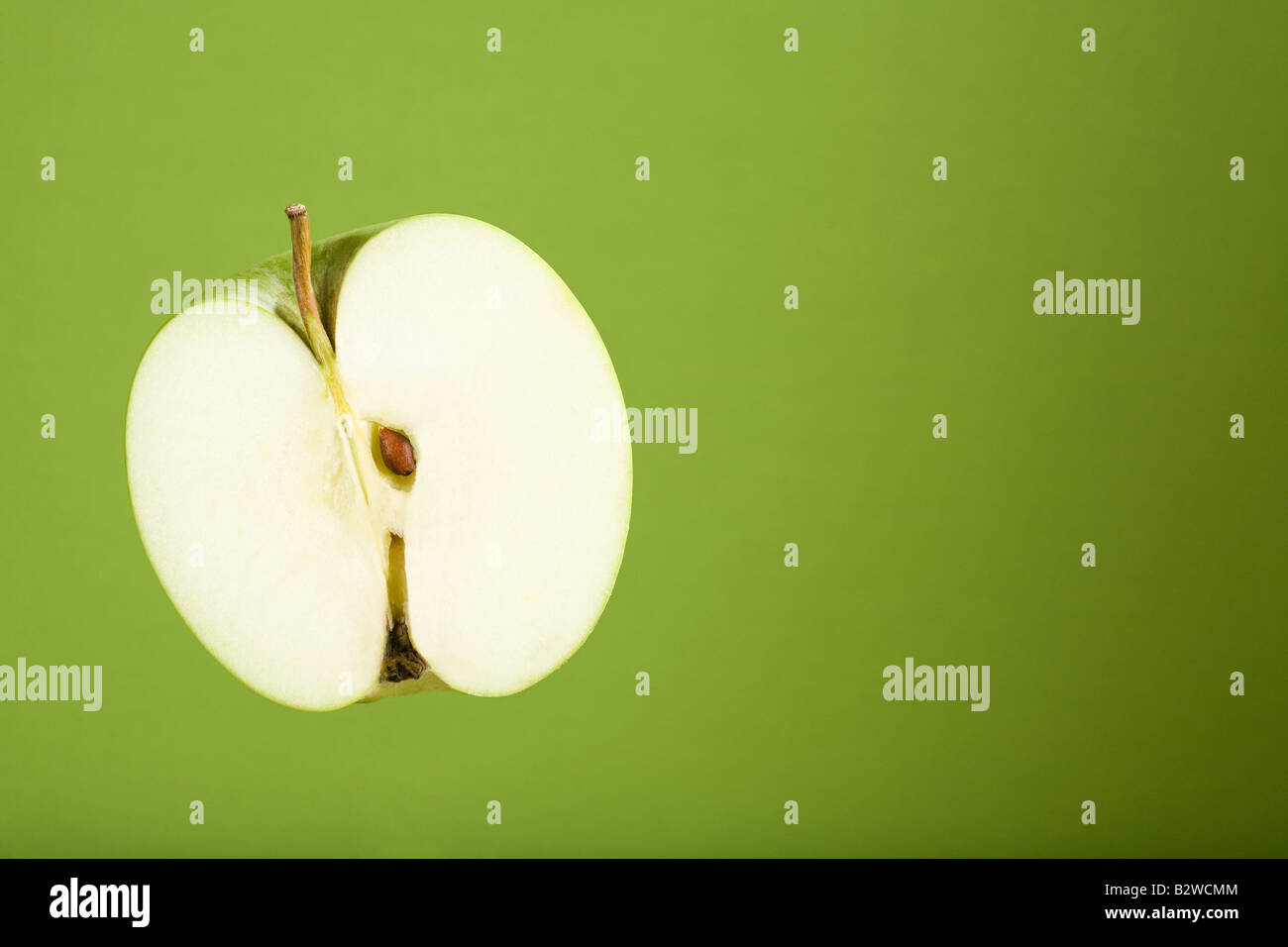 One half apple hi-res stock photography and images - Alamy