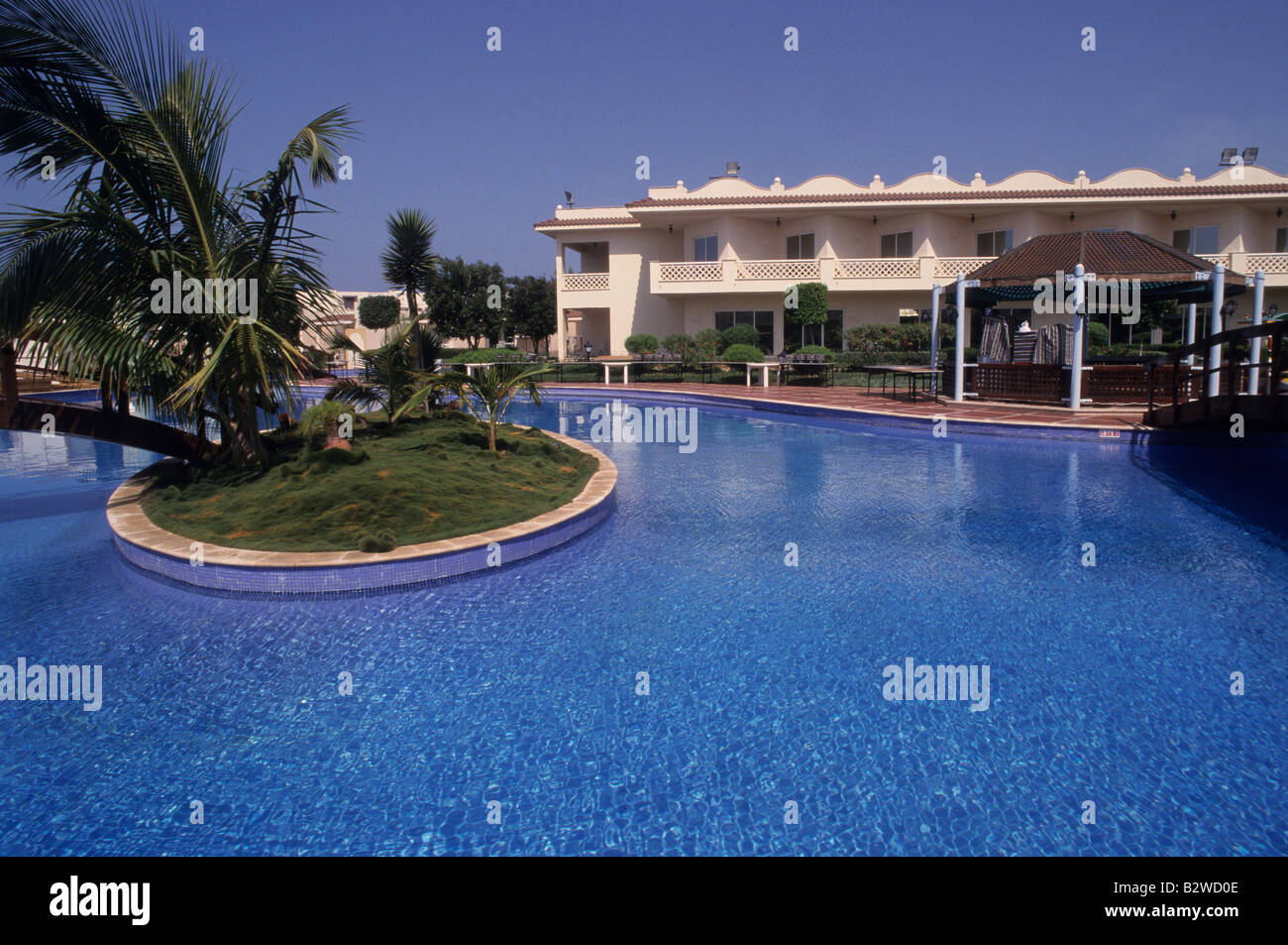 Asia, Middle Est, Saudi Arabia, the outdoor swimming pool of the Durrah ...