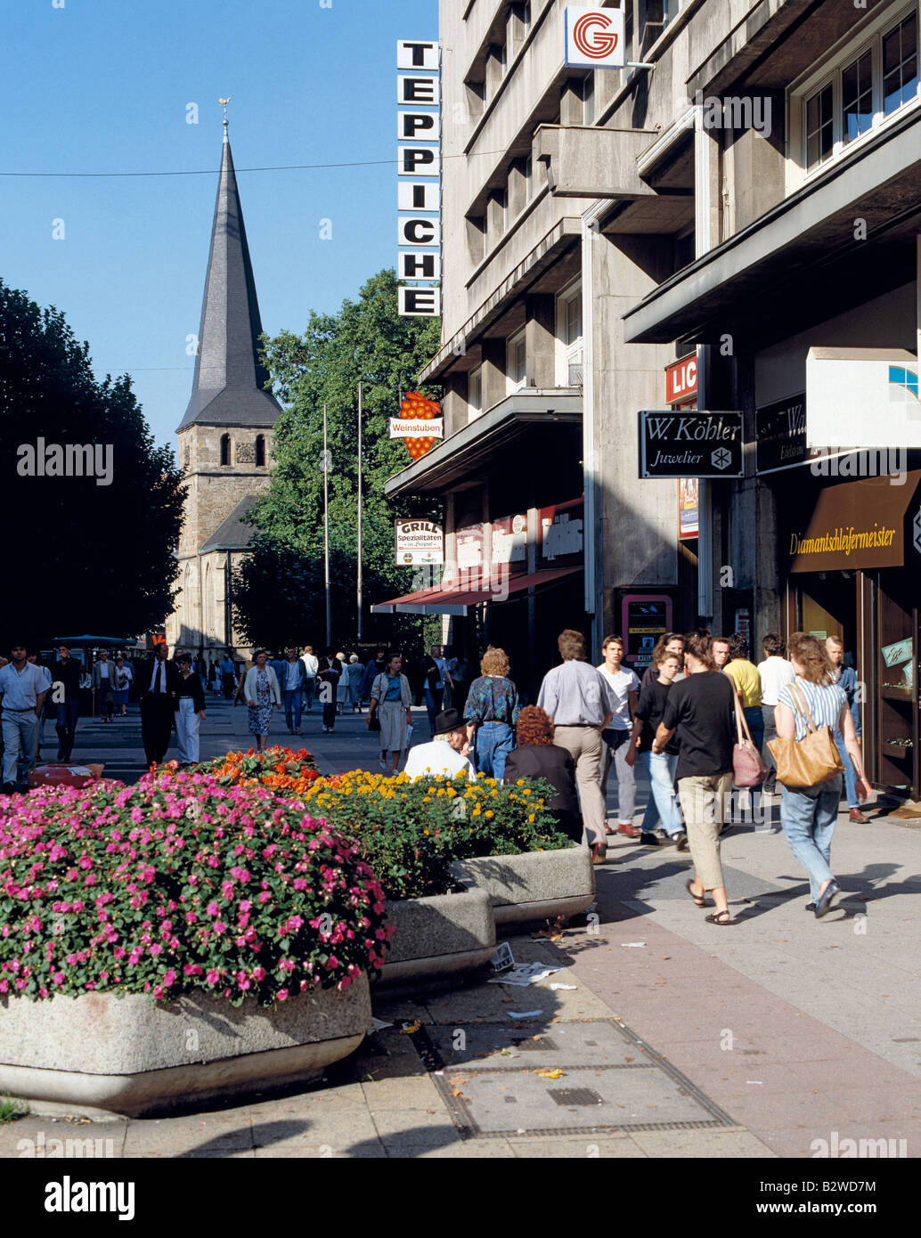 Einkaufsstrasse, Fussgaengerzone, Kettwiger Strasse, Tauf- und ...