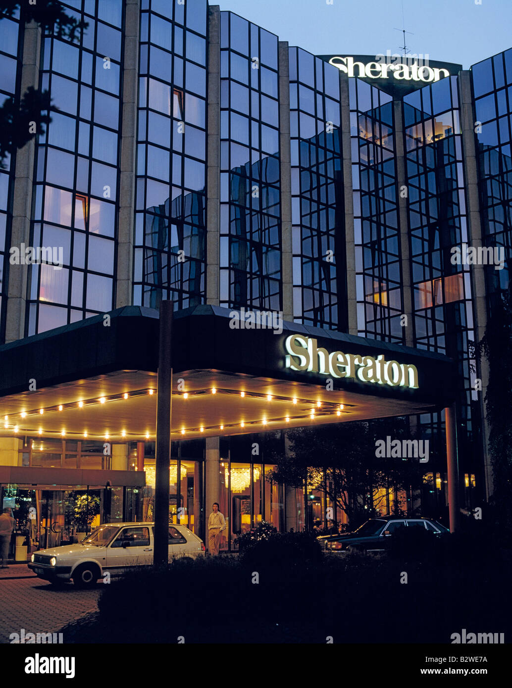 Abendstimmung am Hotel Sheraton in Essen, Ruhrgebiet, NRW Stock Photo ...