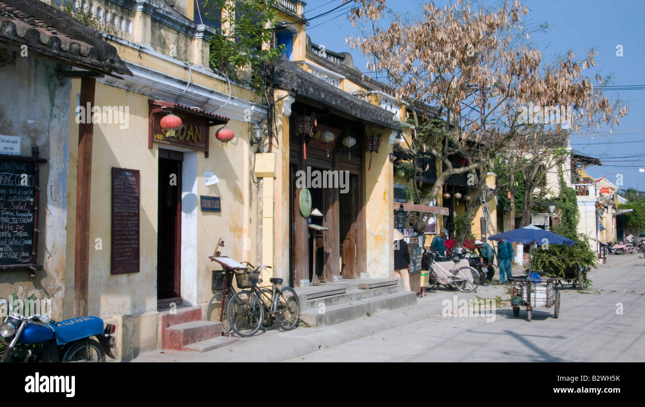 Street scene historic Hoi An Vietnam Stock Photo - Alamy