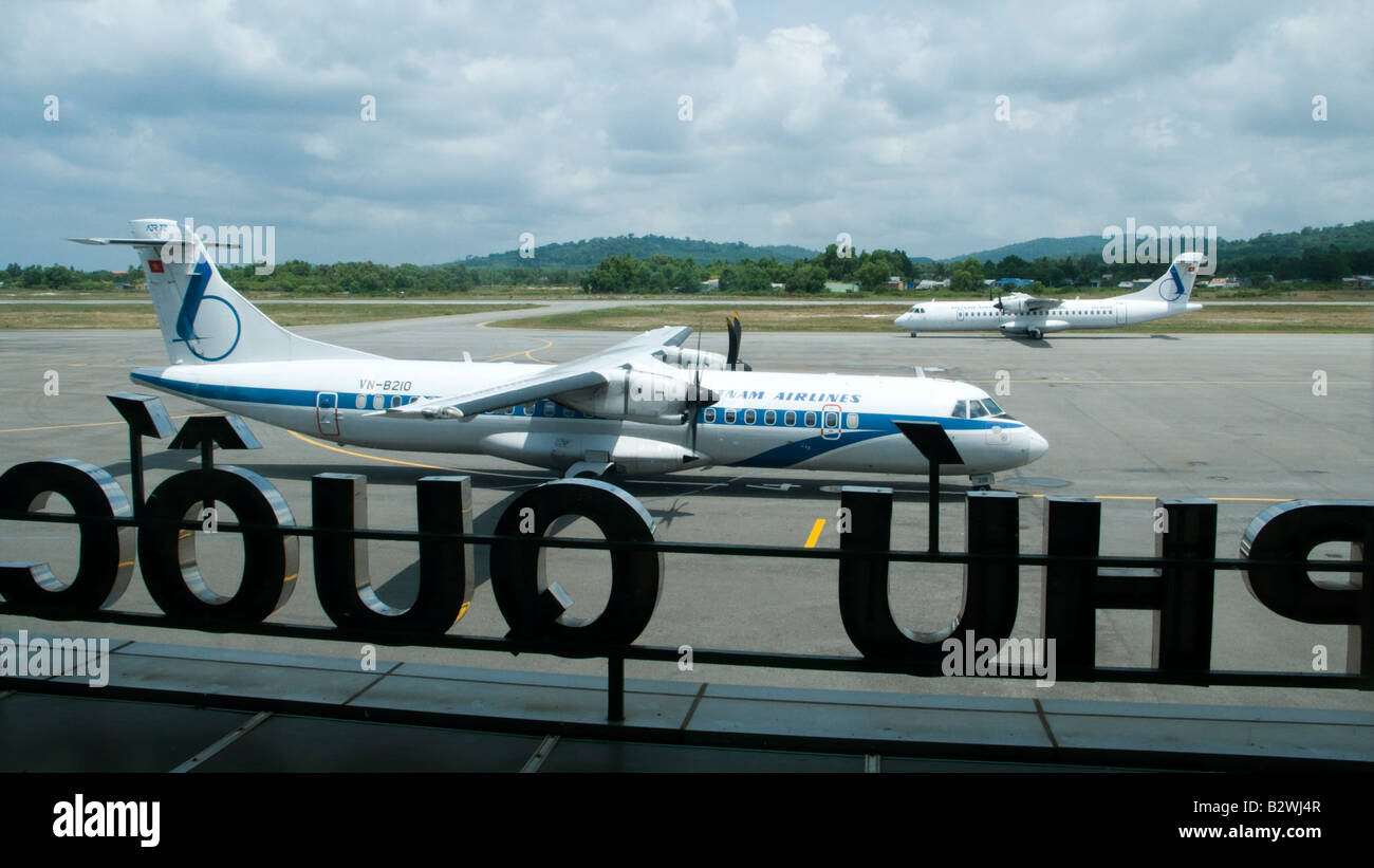 Vietnam Airlines ATR 72 propeller airplane Phu Quoc Island airport ...