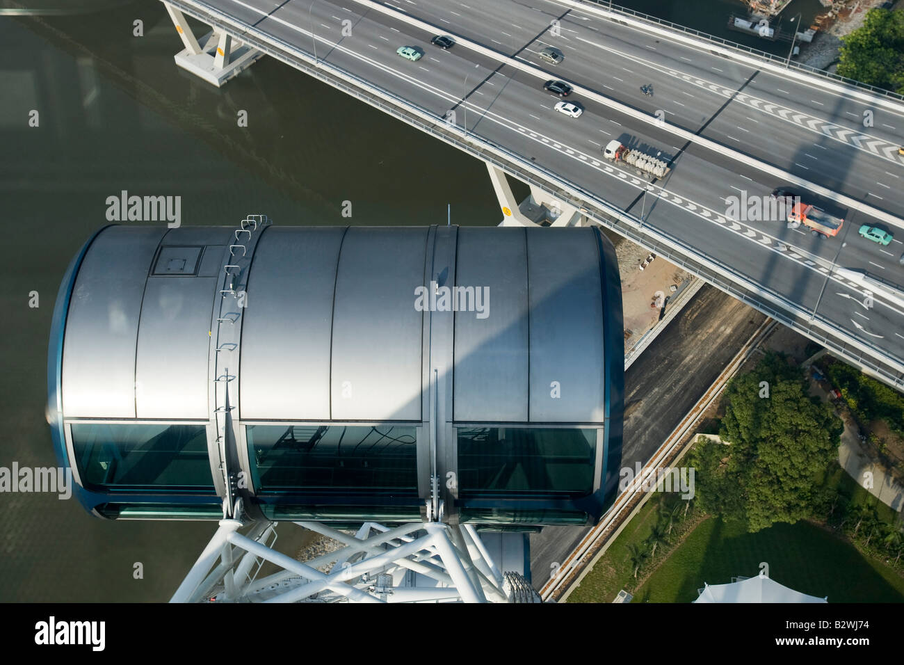 Cylindrical passenger capsule Singapore Flyer Stock Photo - Alamy