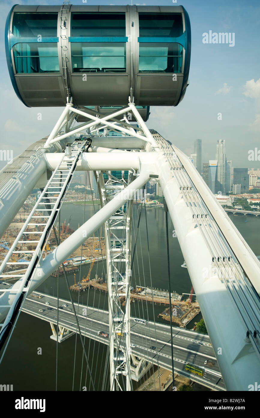 Cylindrical passenger capsule Singapore Flyer Stock Photo - Alamy