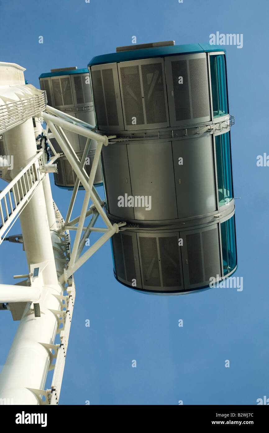Cylindrical passenger capsule Singapore Flyer Stock Photo - Alamy
