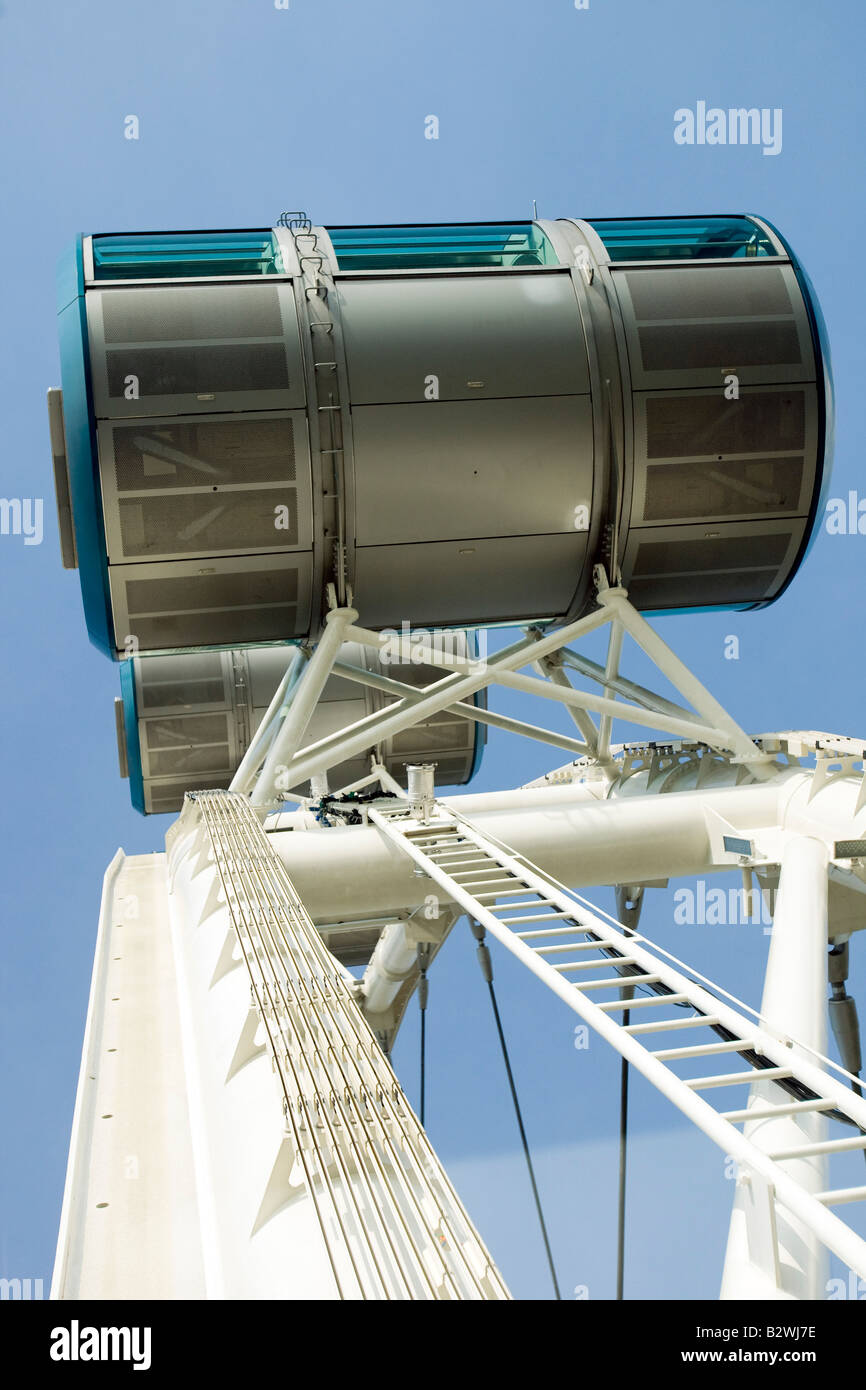 Cylindrical passenger capsule Singapore Flyer Stock Photo - Alamy