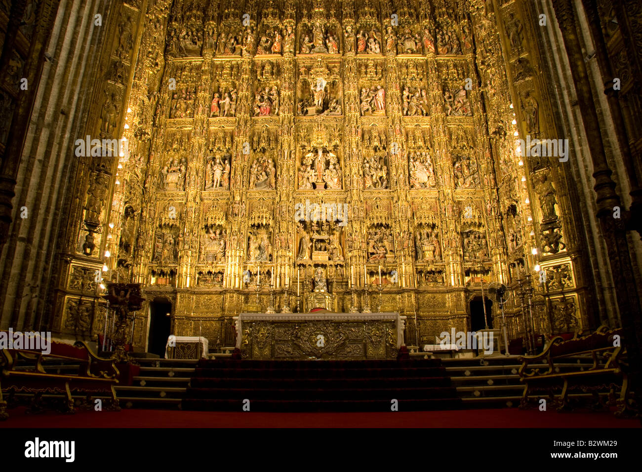 Seville cathedral altar hi-res stock photography and images - Alamy