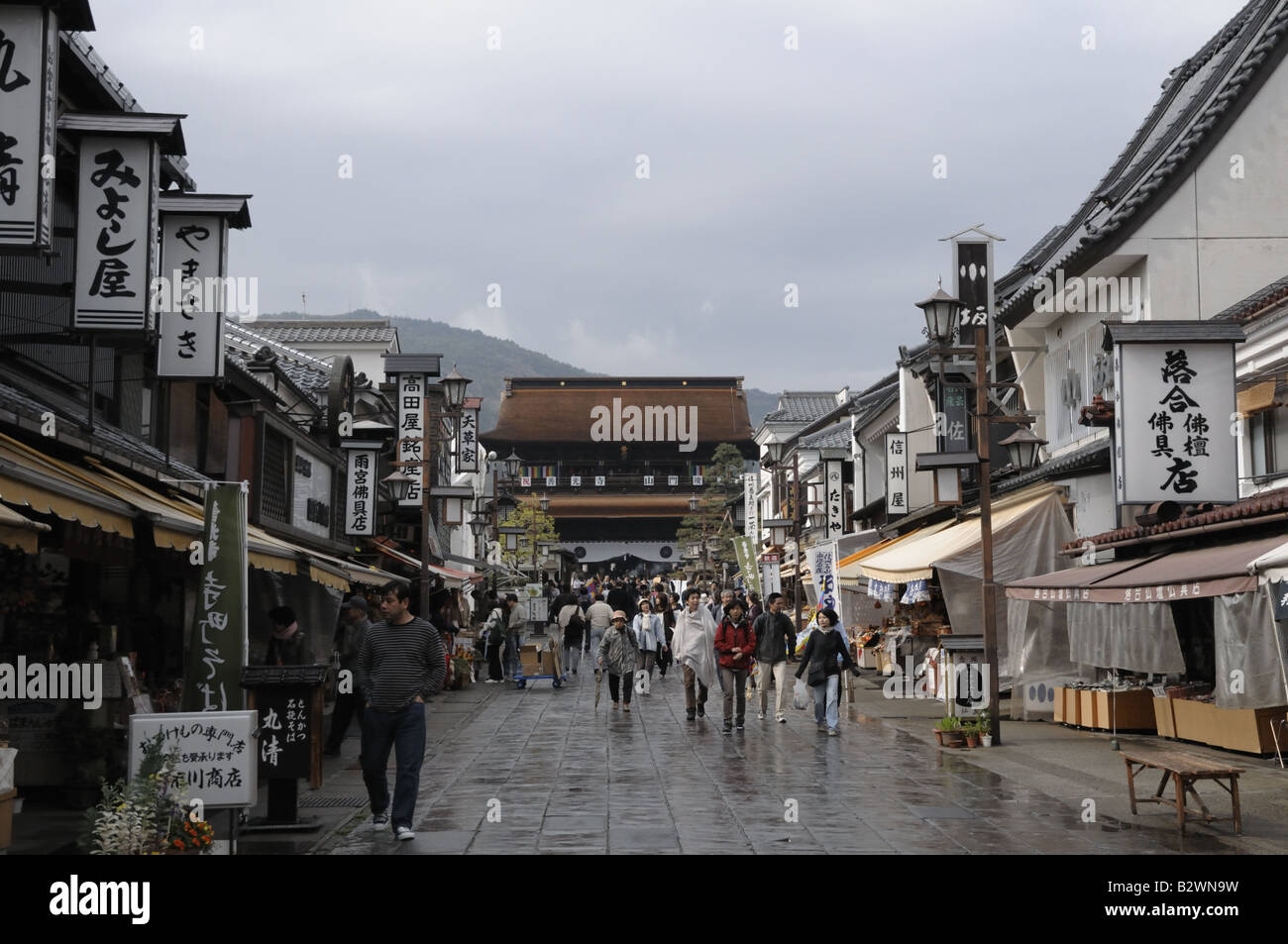 Zenko temple hi-res stock photography and images - Alamy