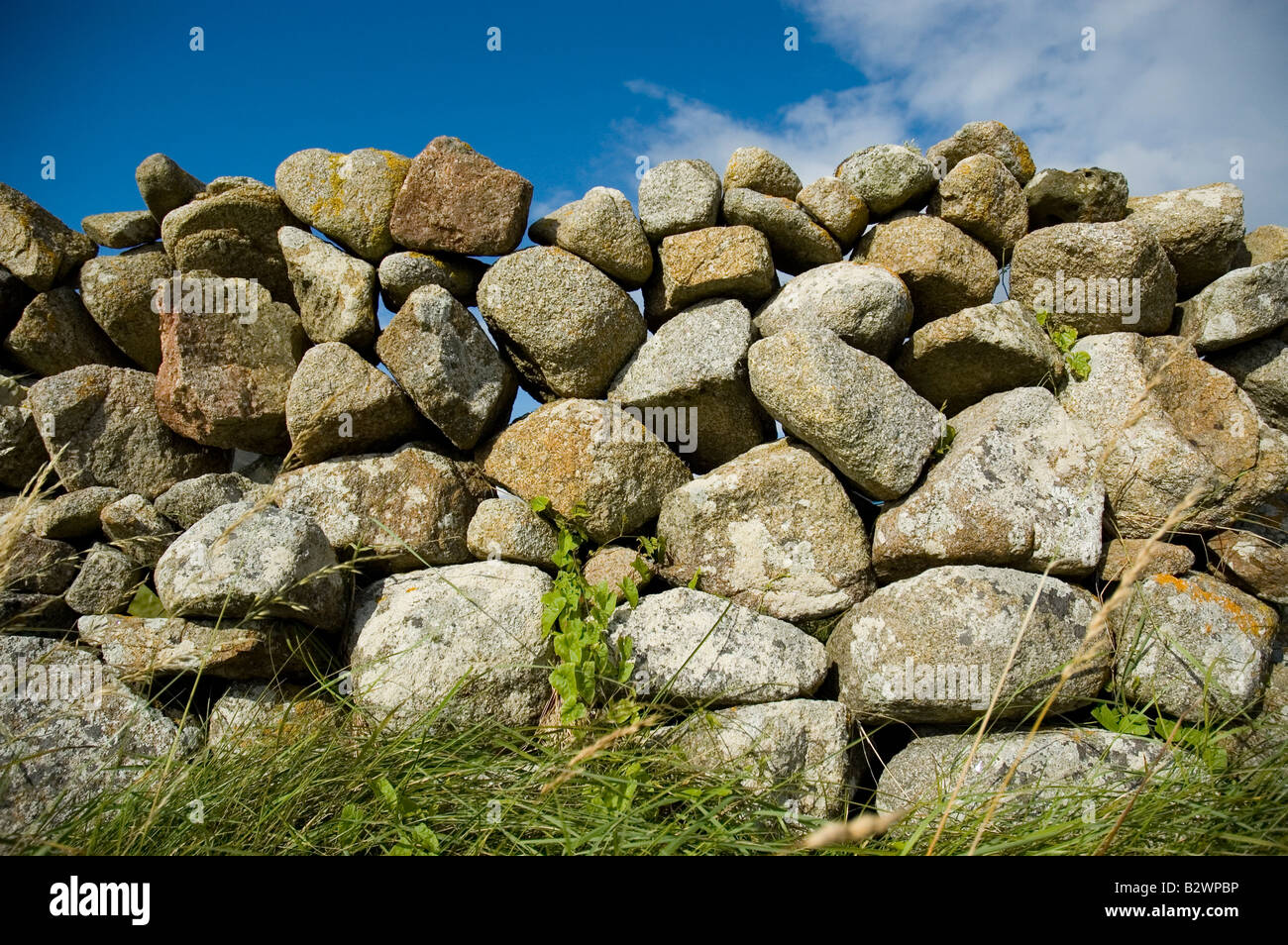 Dry stone wall connemara hi-res stock photography and images - Alamy