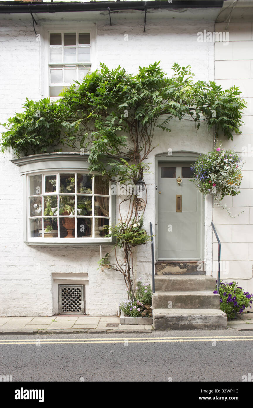 Front view of Fiddly Bits cottage in Knutsford UK Stock Photo - Alamy