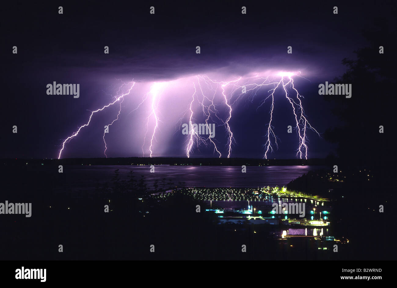 Lightning Storm and 10 dramatic bolts over puget Sound and Bainbridge ...