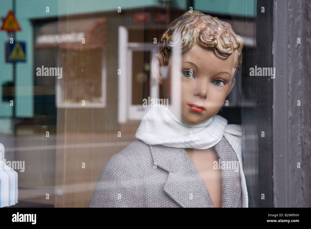 Stylish manikin in a shop window in Reykjavík, Iceland Stock Photo - Alamy