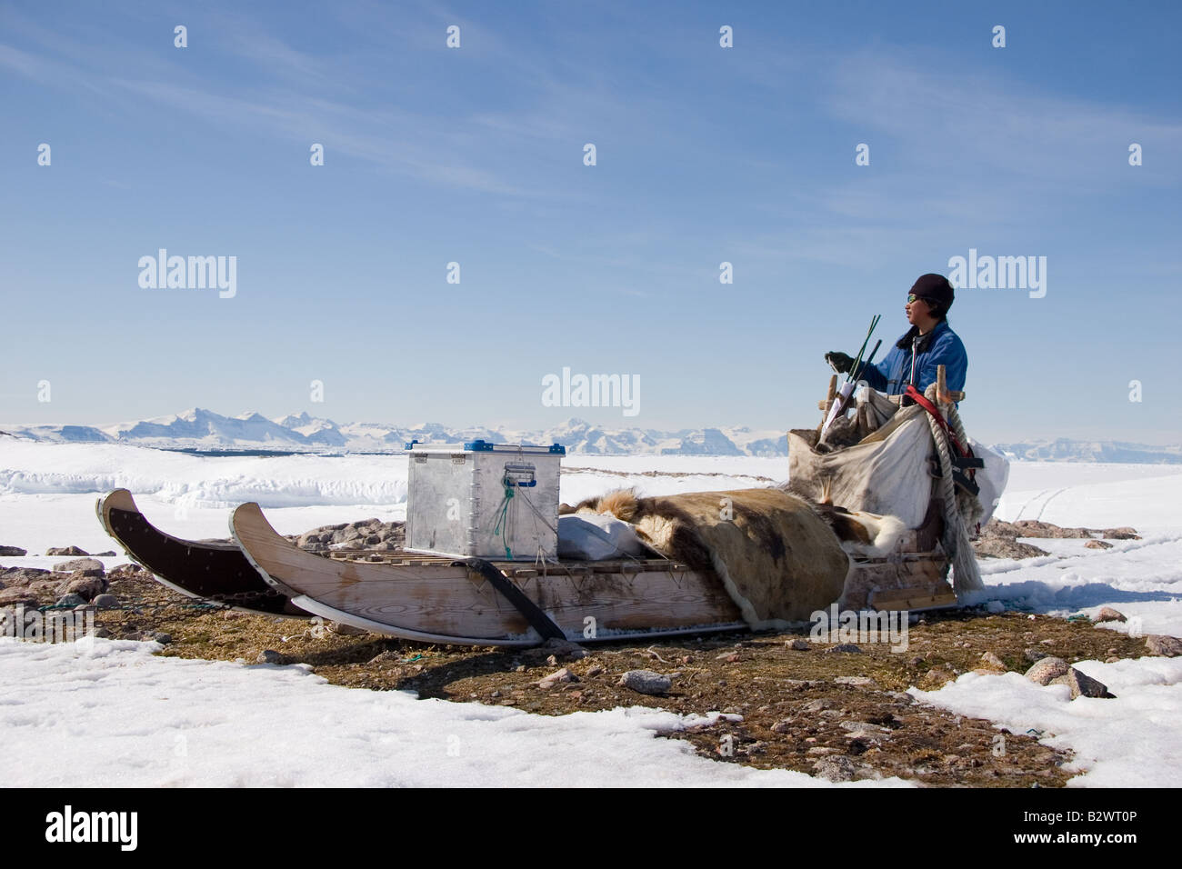 Inuit Hunter High Resolution Stock Photography and Images - Alamy