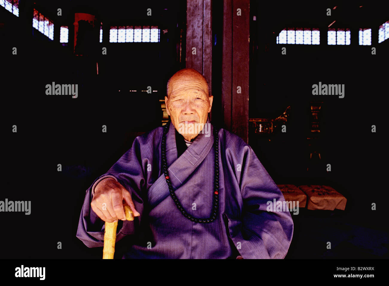Taoist monk hi-res stock photography and images - Alamy