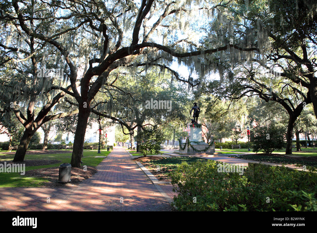 CHIPPEWA SQUARE AND THE STATUE OF GENERAL JAMES EDWARD OGLETHORPE IN ...