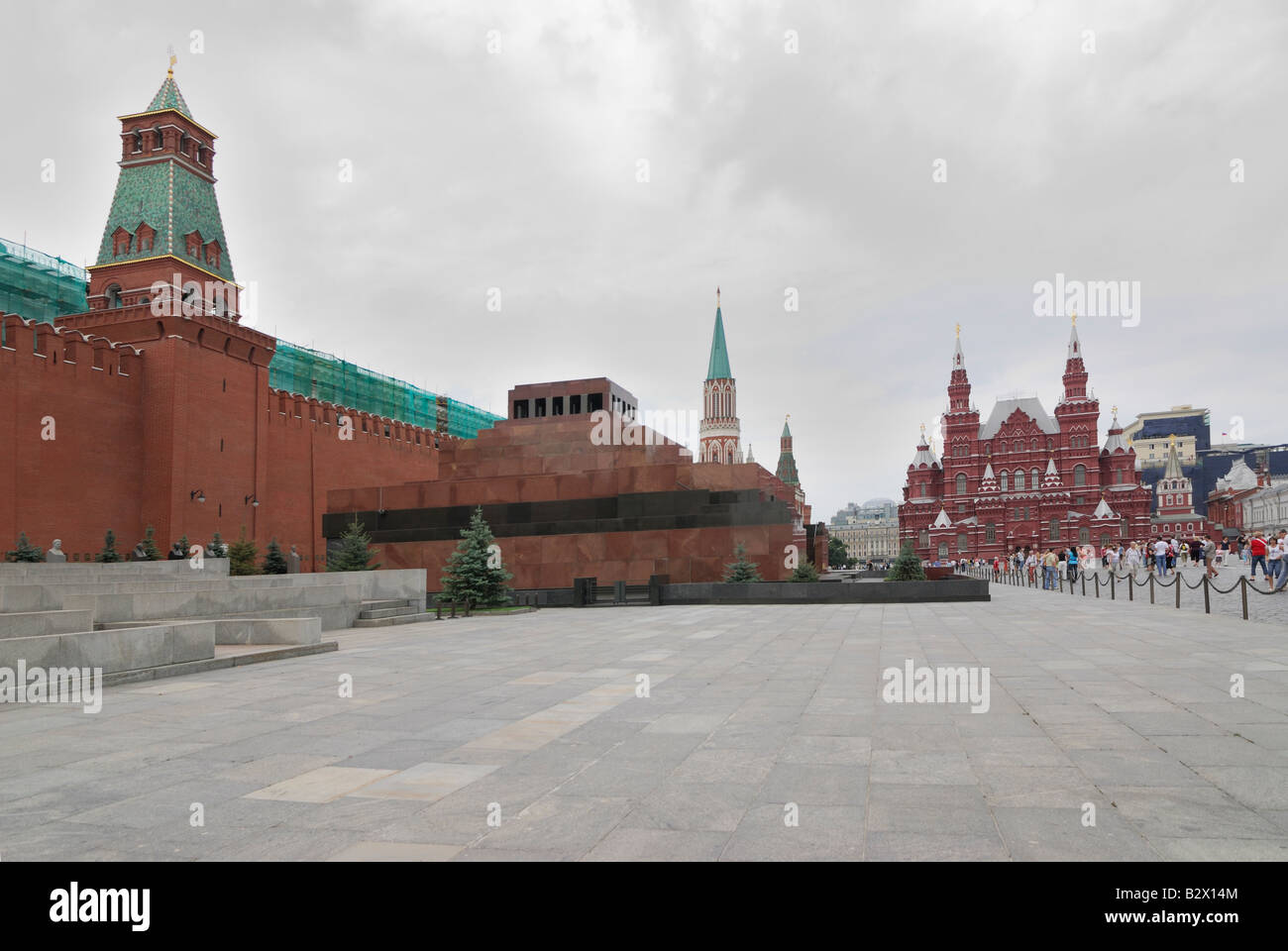 Tomb of lenin hi-res stock photography and images - Alamy