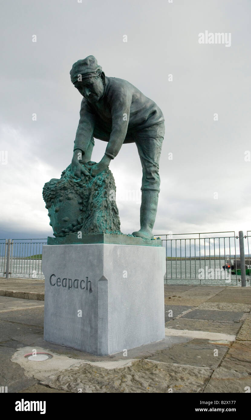 Statue dedicated to seaweed gathering in Ceapach Kilrush County Clare ...