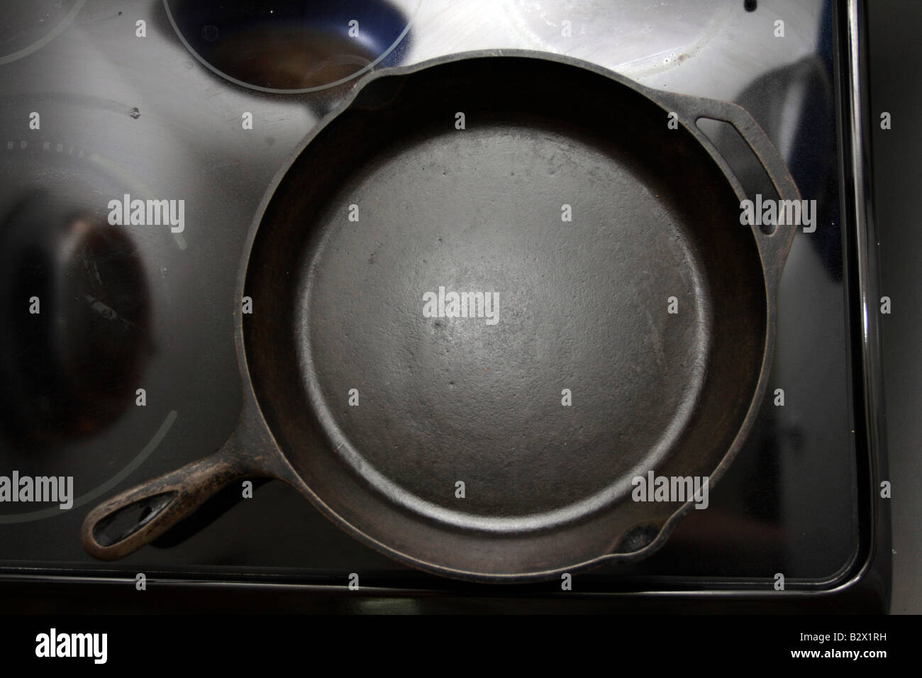 Cast iron range hi-res stock photography and images - Alamy