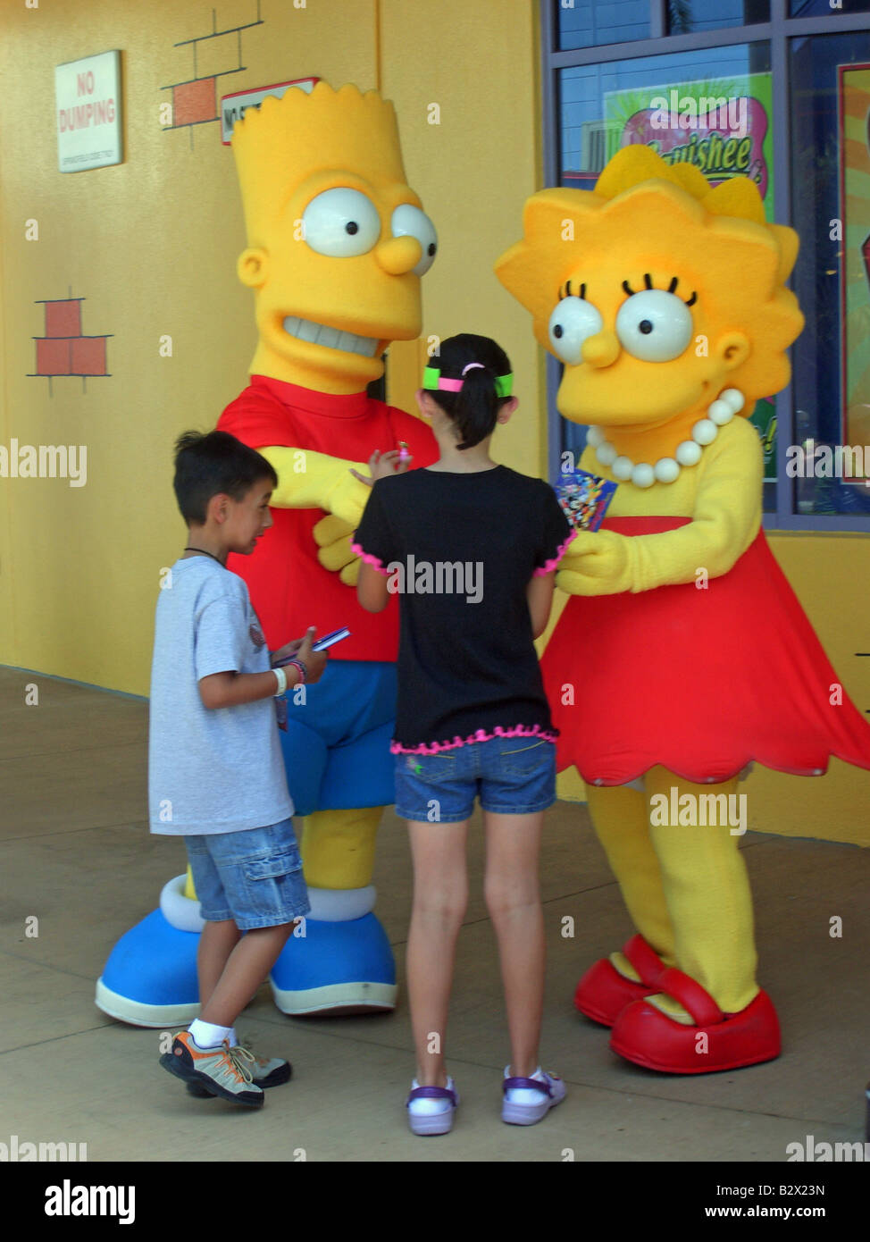 The simpsons cartoon hi-res stock photography and images - Alamy