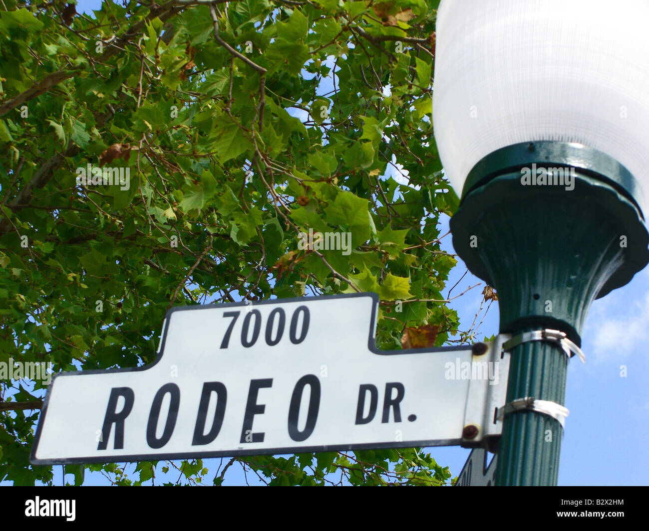 Rodeo drive street sign in hi-res stock photography and images - Alamy
