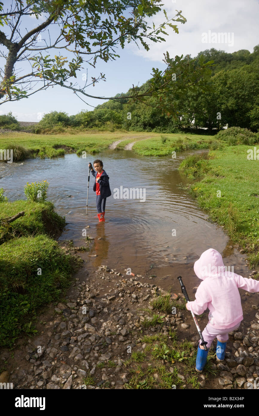 Cross a river hi-res stock photography and images - Alamy