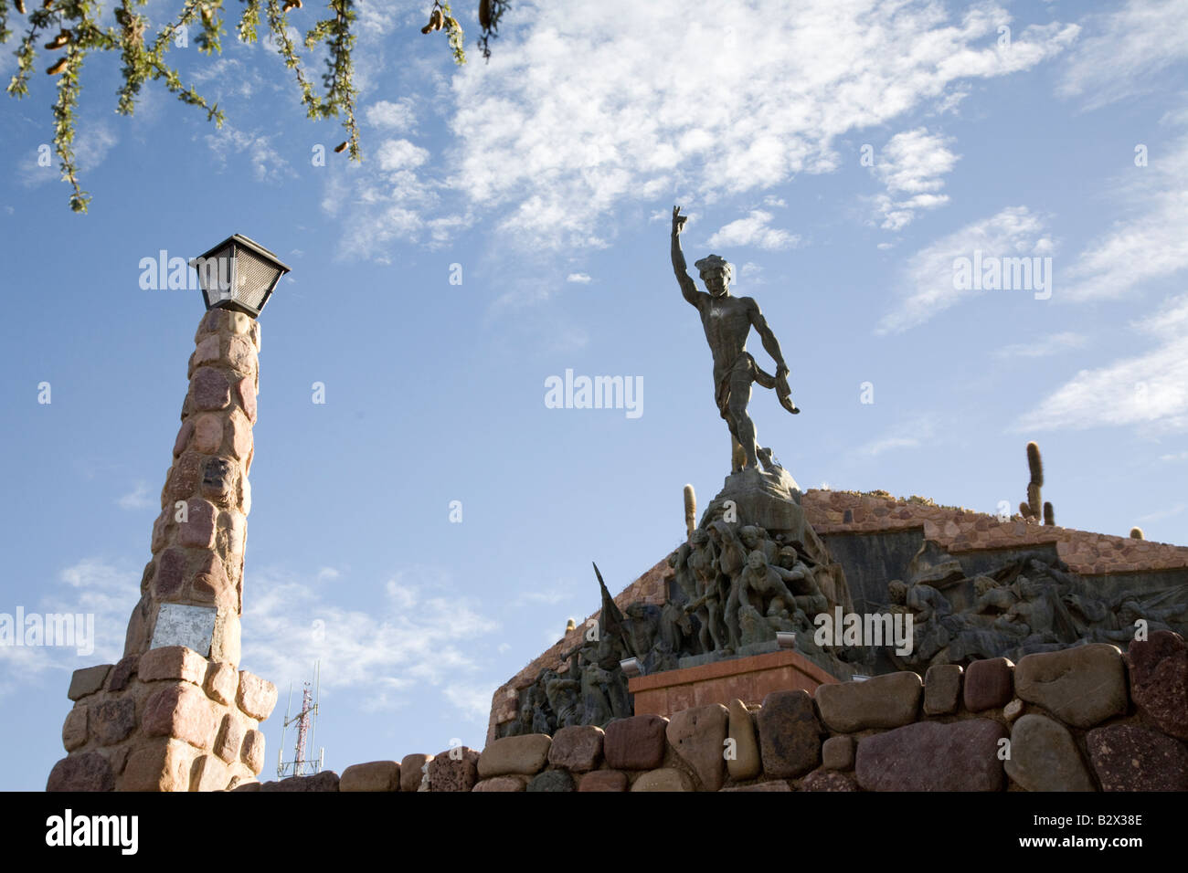 Monumento a los héroes de la independencia hi-res stock photography and ...