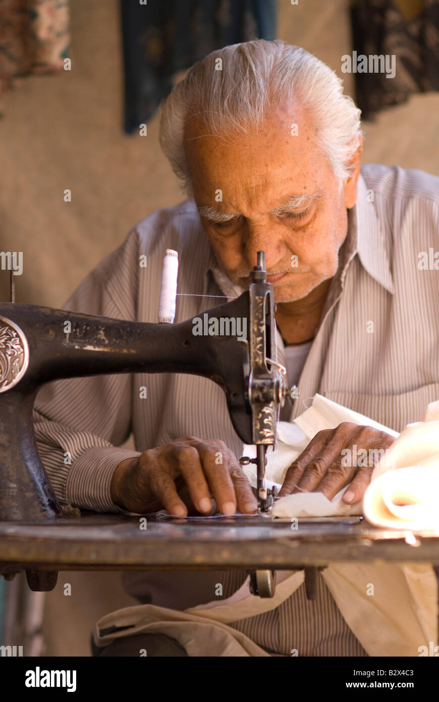 Man using Sewing Machine, Udaipur City, Rajasthan, India, Subcontinent ...