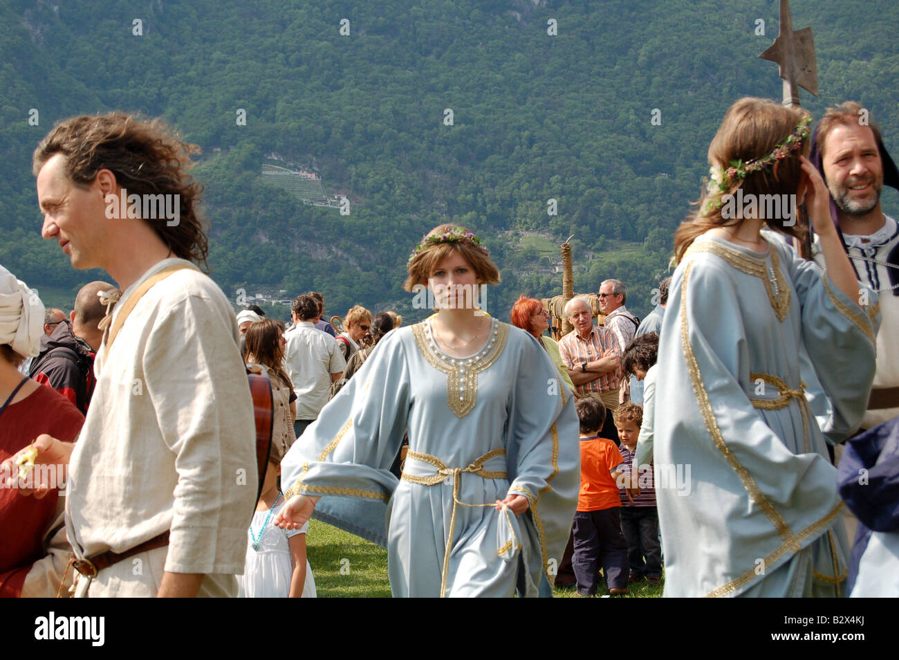Medieval woman hi-res stock photography and images - Alamy