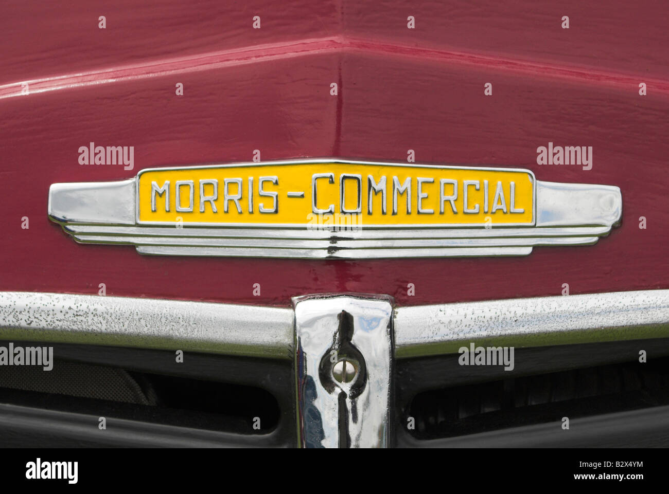 A Morris Commercial van badge, bonnet and grill Stock Photo - Alamy