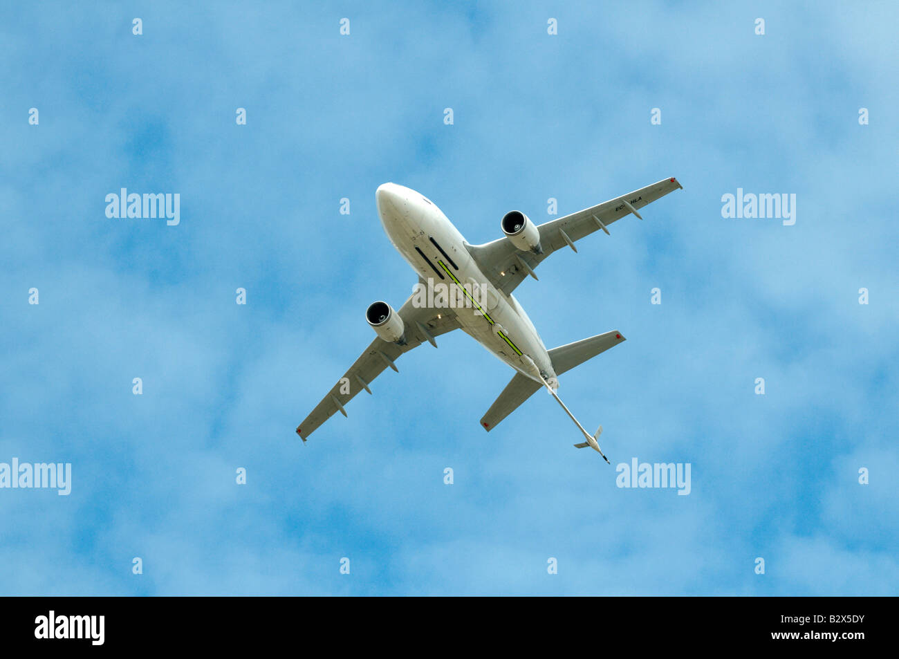 Airbus A310 EADS Air Refuelling tanker flying overhead with refueler ...