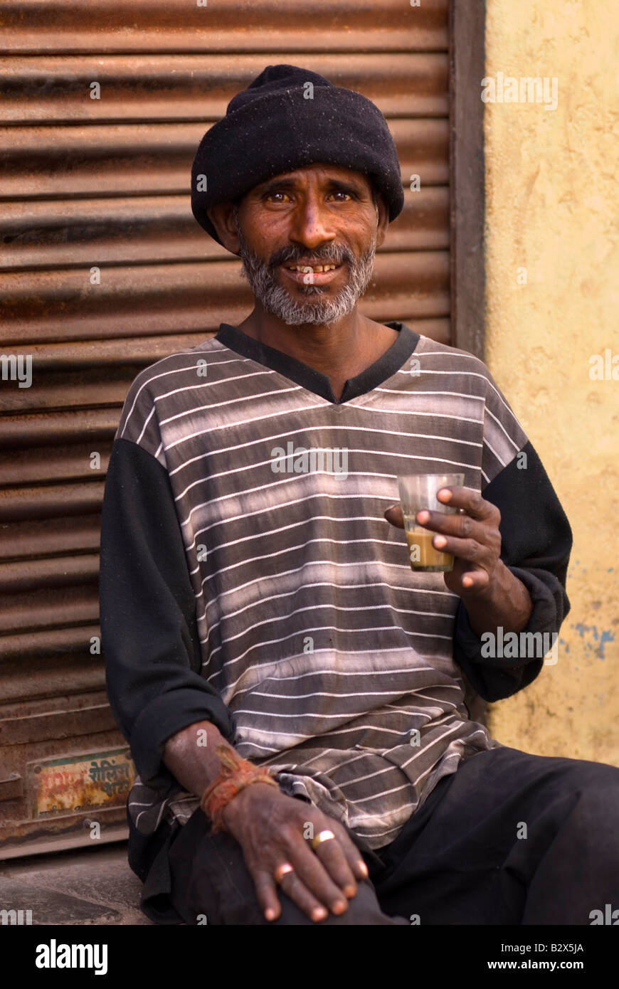 Man drinking Chai, Udaipur, Rajasthan, India, Subcontinent, Asia Stock ...