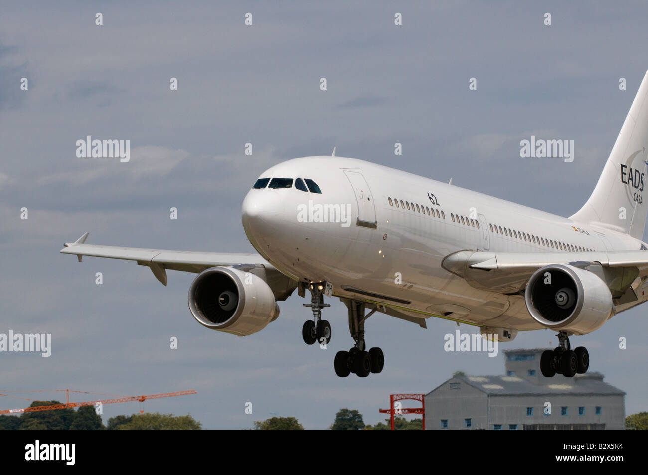 Airbus A310 EADS Air Refuelling tanker coming in to land Farnborough ...