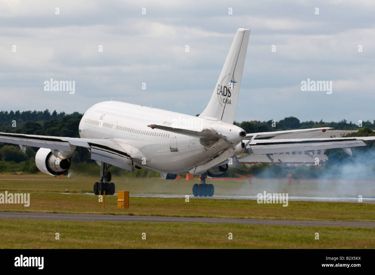 Air refuelling tanker hi-res stock photography and images - Alamy