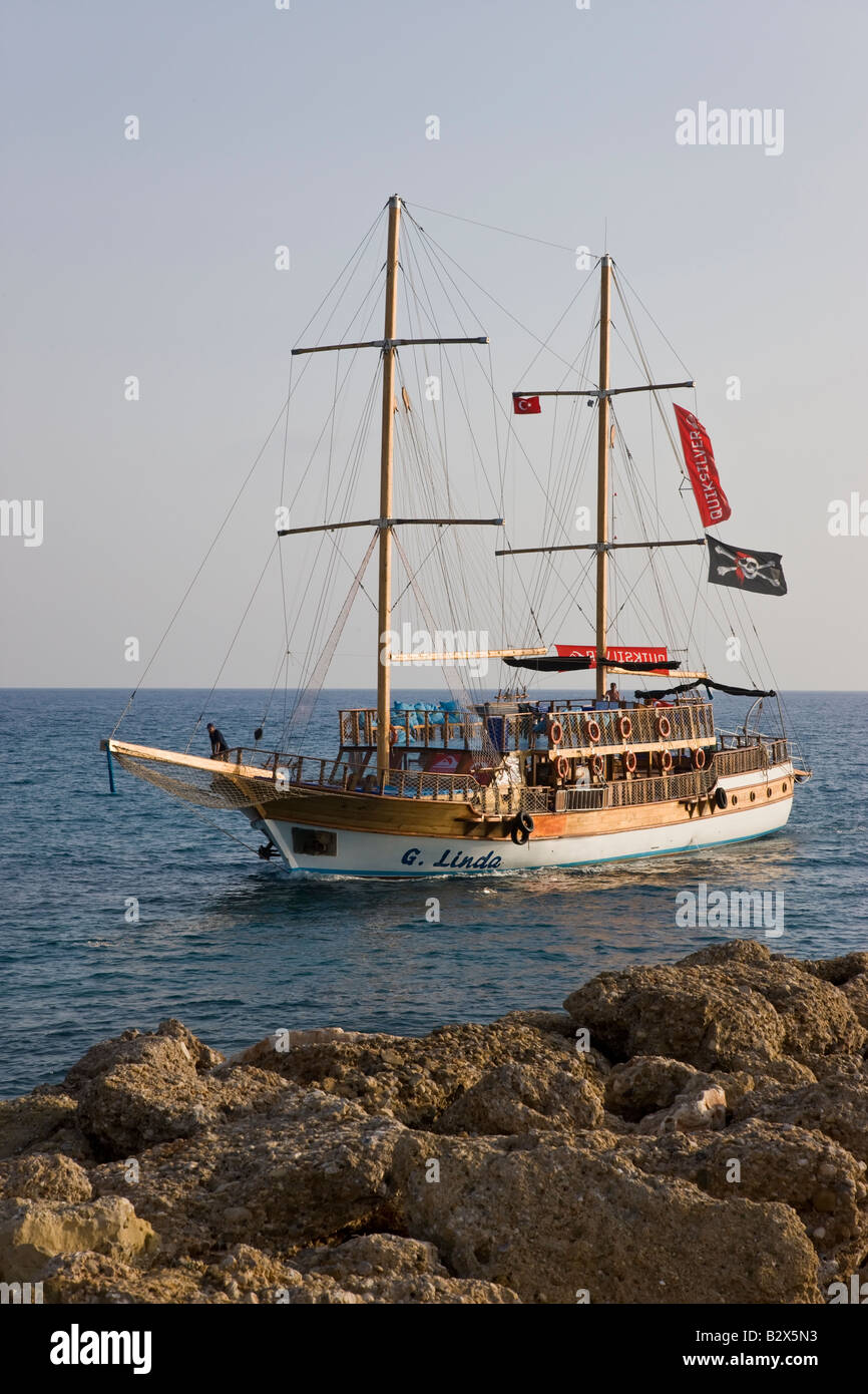 Side marina boat antalya turkey hi-res stock photography and images - Alamy