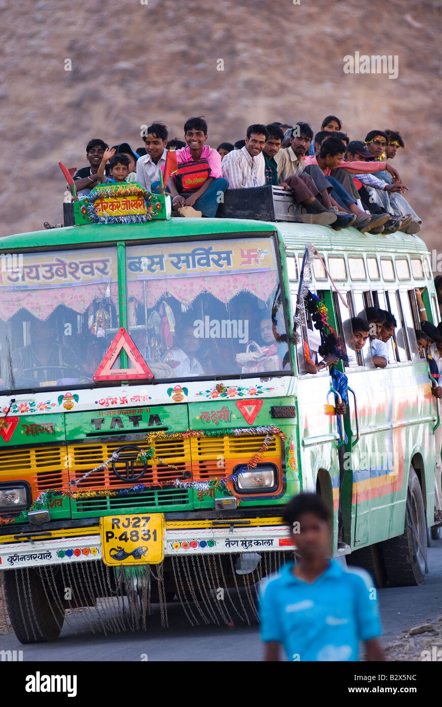 Crowded bus india hi-res stock photography and images - Alamy