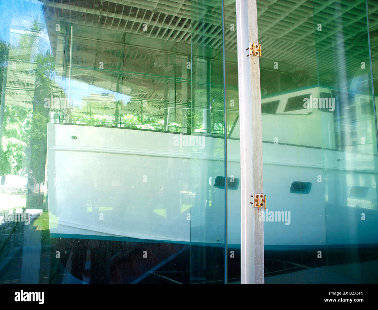 Havanna Vieja, old city, revolutionary museum, Granma Memorial, yacht ...